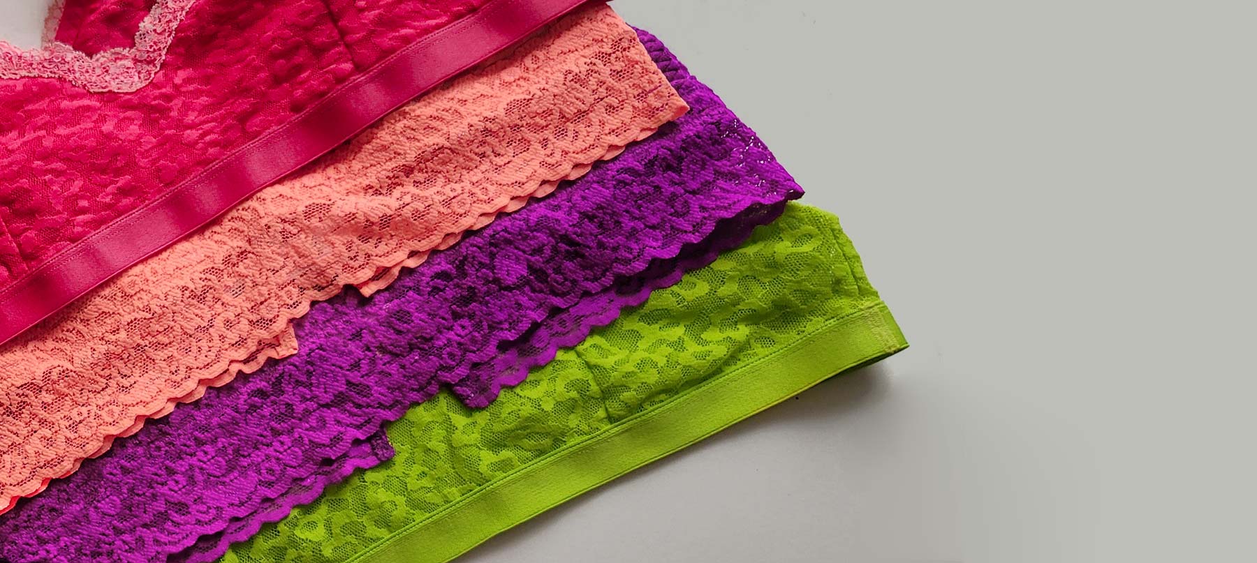 The Right Way to Store Your Bras at Home and On the Road - LoveSuze